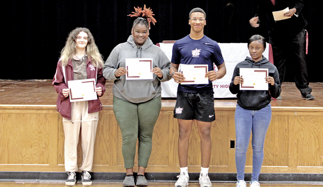 MCHS celebrates honor roll students